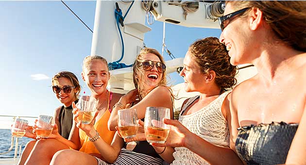 Kauai Sunset Cruise - Kauai Dinner Cruise Along NaPali